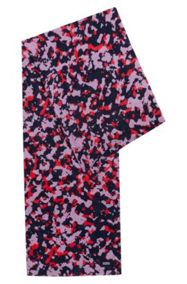 Find great scarves and shawls for women from HUGO BOSS!