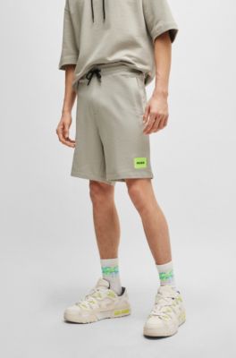 HUGO - Shorts aus Baumwoll-Terry mit rotem Logo-Label