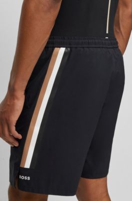BOSS - BOSS x Matteo Berrettini shorts i stretchpoplin med ikoniska ränder