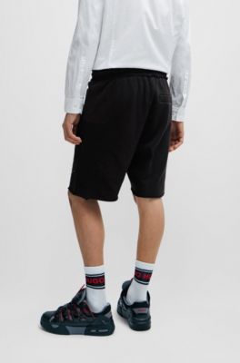 HUGO - Shorts aus Baumwoll-Terry mit Artwork in Nieten-Optik