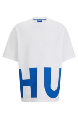 HUGO - Camiseta de punto de algodón con logo que recorre toda la prenda ...